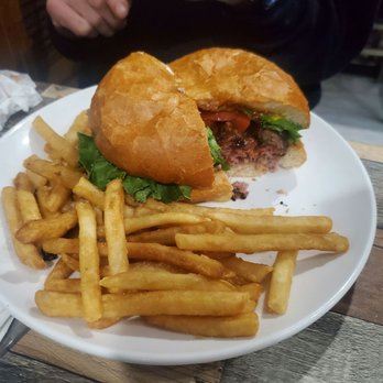 Plate 88 American Grill and Bar