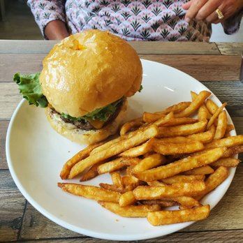 Plate 88 American Grill and Bar