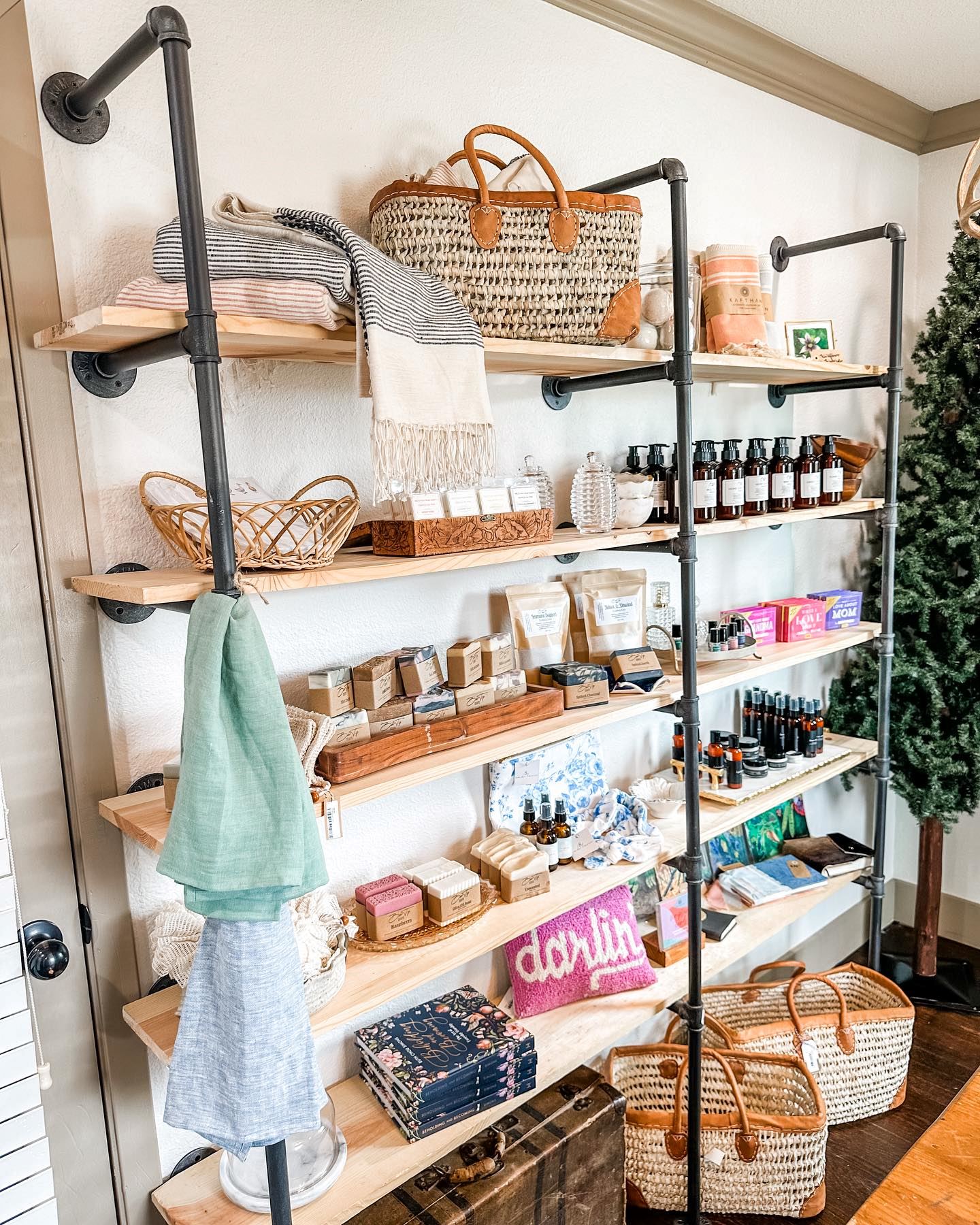 Pine & Rose Mercantile